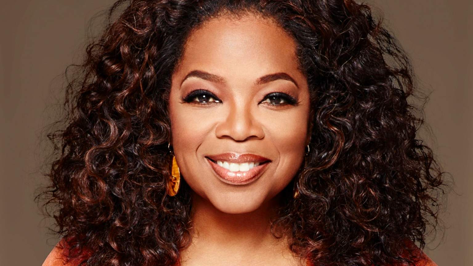 Oprah Winfrey biography 2026, career and networth - Actorbio